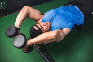 How to Do Skull Crushers With Dumbbells