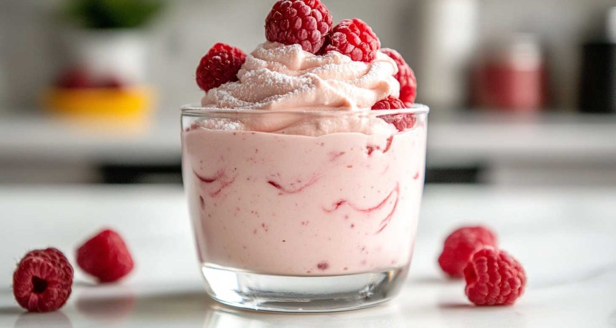 Keto Raspberry Cheesecake Mousse Recipe (Easy & Creamy!)